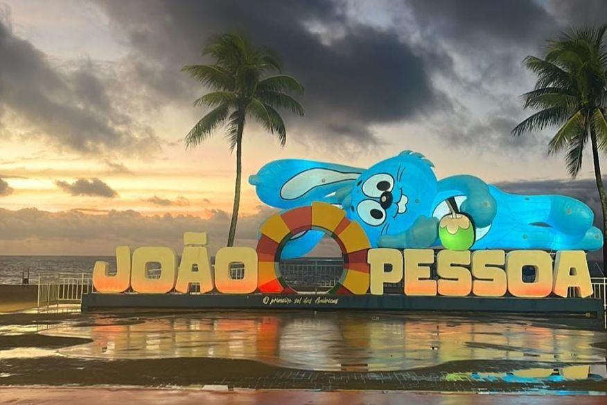 No Busto Sansão Gigante Chega A João Pessoa Em Comemoração Aos 60